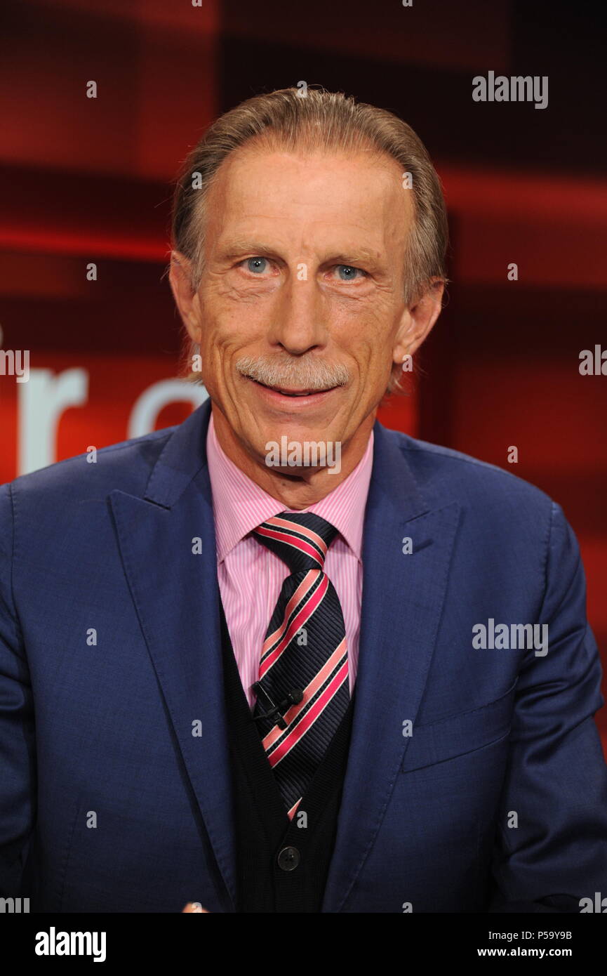 Soccer talkshow hi-res stock photography and images - Alamy