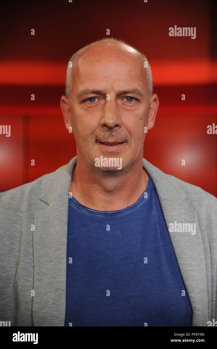Soccer talkshow hi-res stock photography and images - Alamy