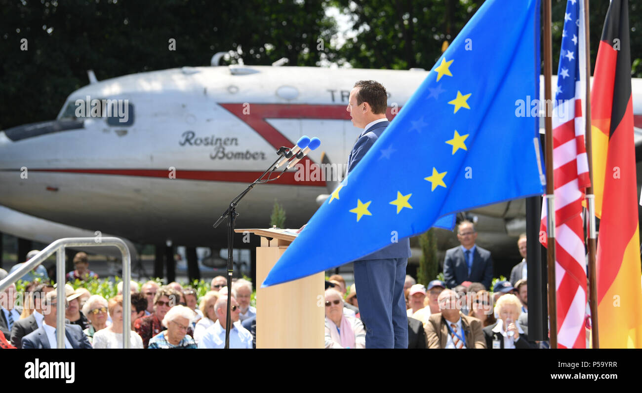 Berlin air bridge hi-res stock photography and images - Alamy