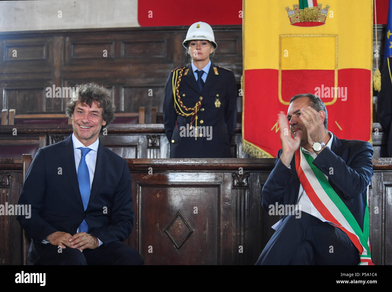 The honorary citizenship of Naples is given to Alberto Angela by the ...
