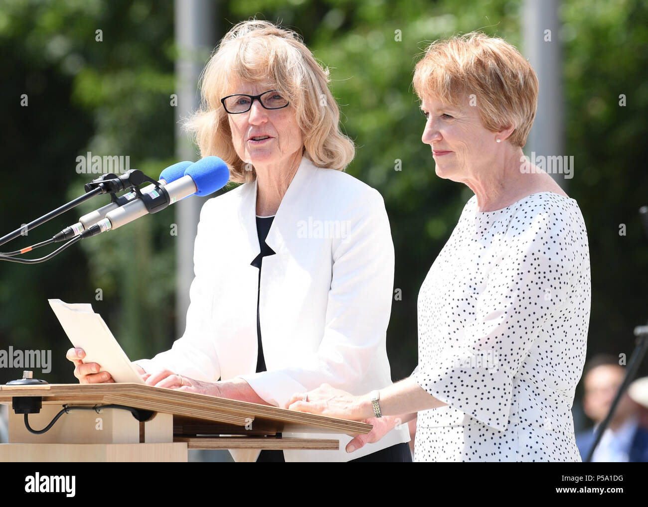 Frankfurt am Main, Germany. 26th June, 2018. The sisters Denise ...