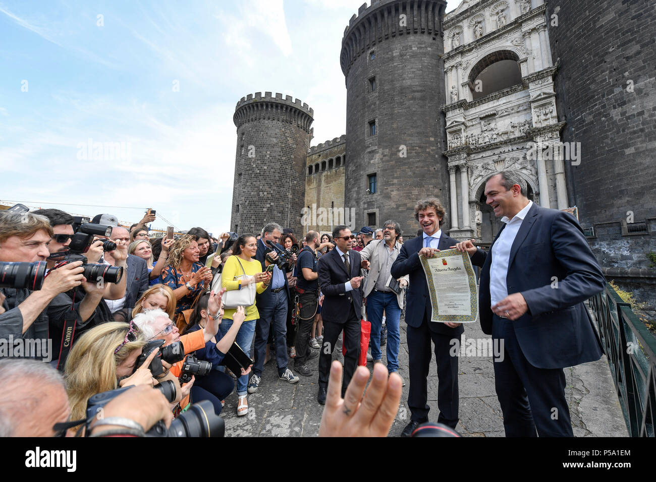 The honorary citizenship of Naples is given to Alberto Angela by the ...