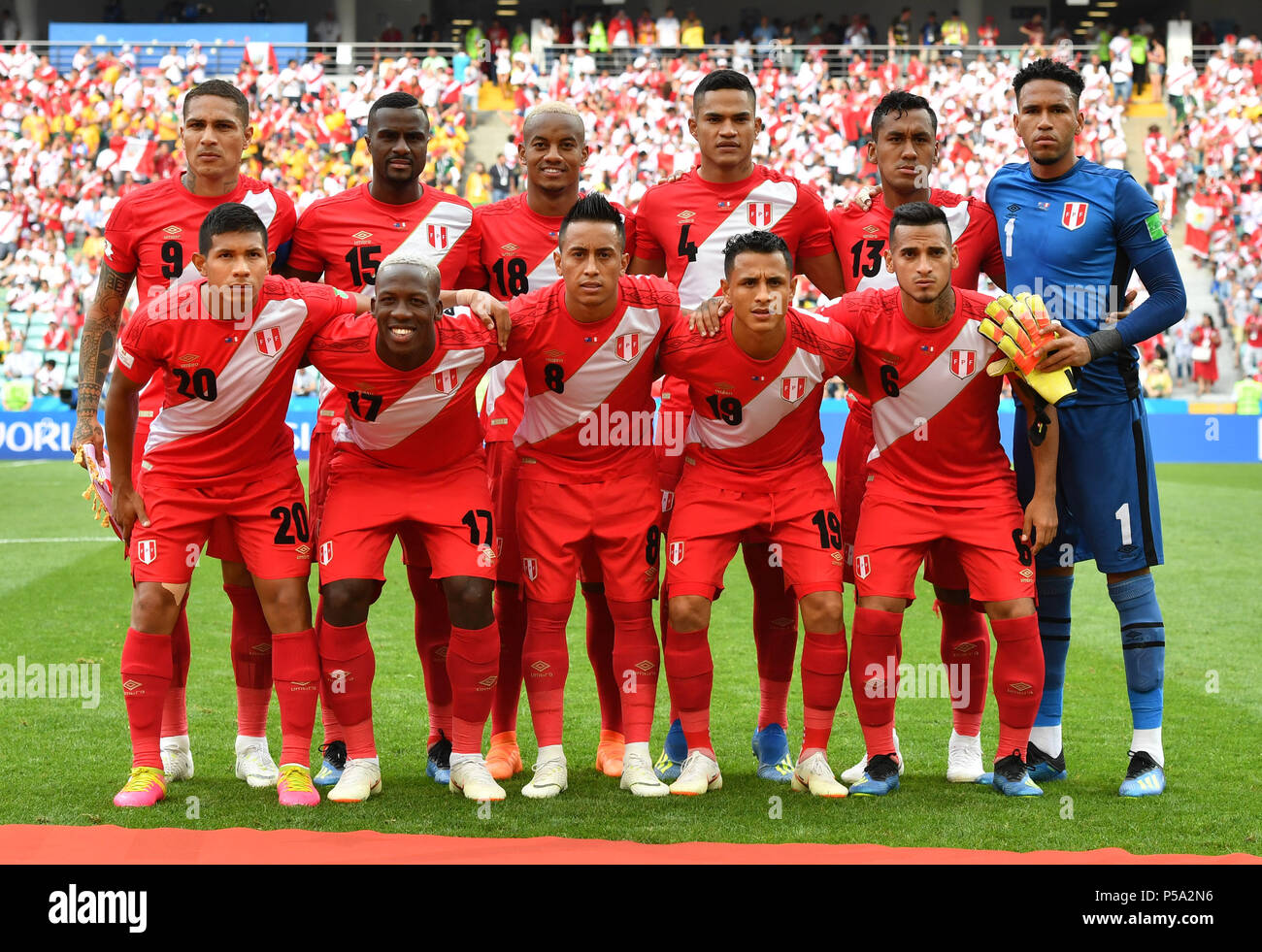 Peru players pose for a group photo hi-res stock photography and images ...