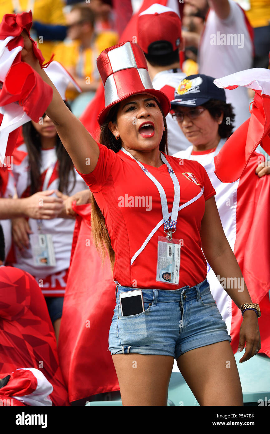 Soccer female peru hi-res stock photography and images - Alamy