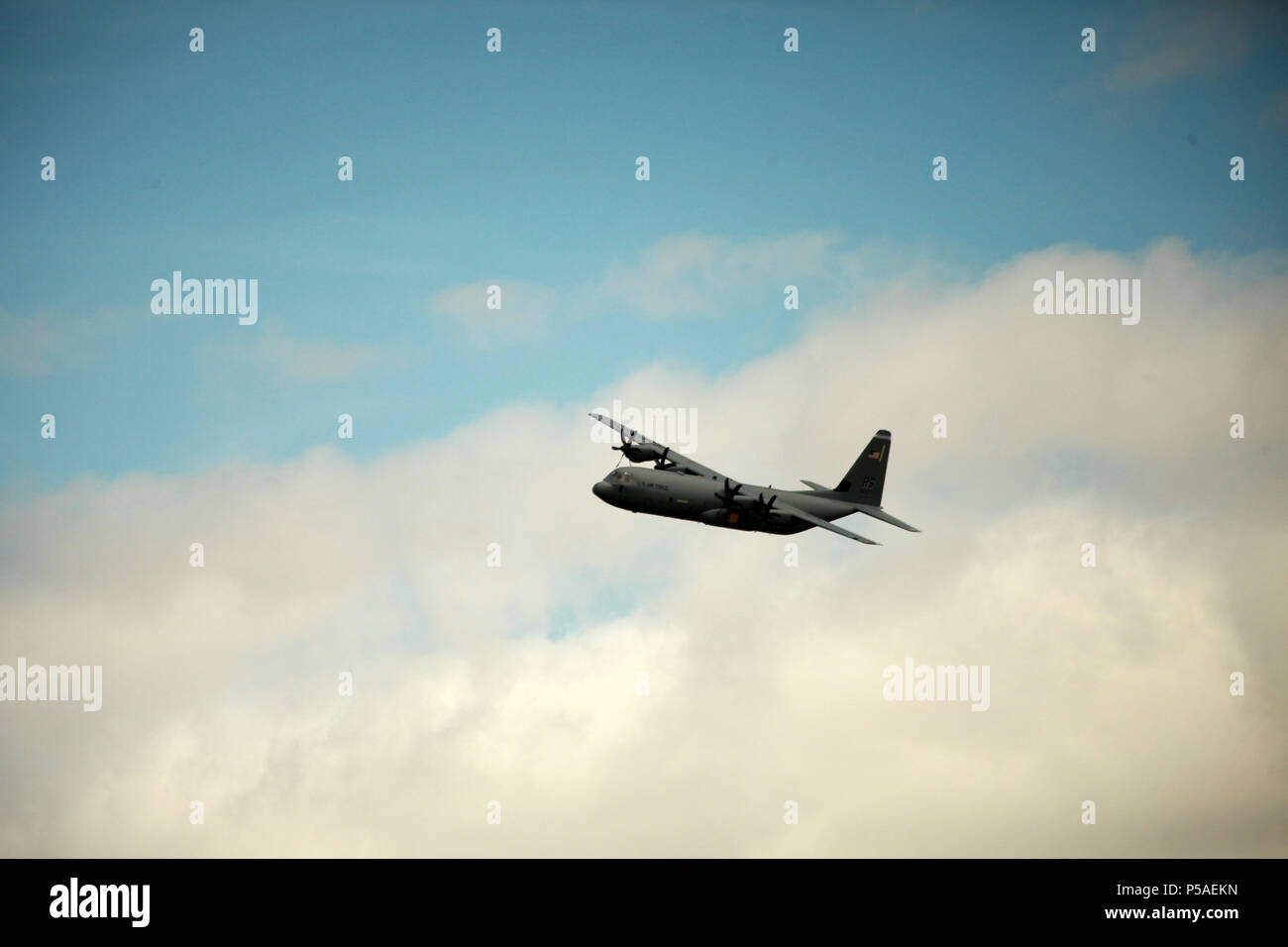 Lockheed hercules military transport aircraft hi-res stock photography ...