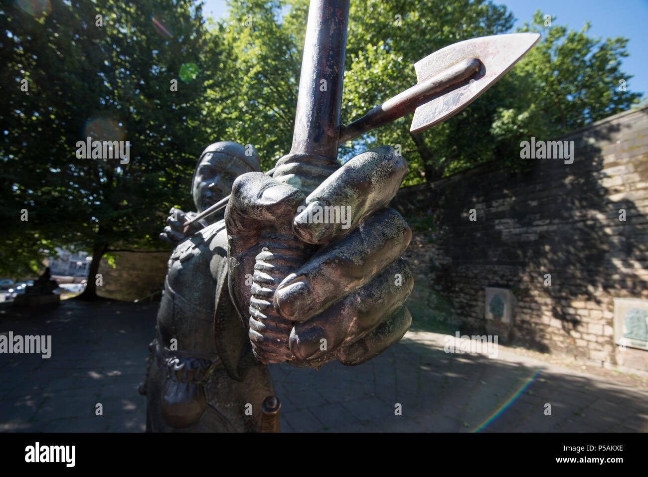 Robin Hood Statue, Nottingham City Nottinghamshire England UK Stock ...
