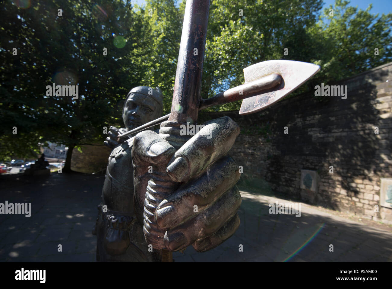 Robin Hood Statue, Nottingham City Nottinghamshire England UK Stock ...