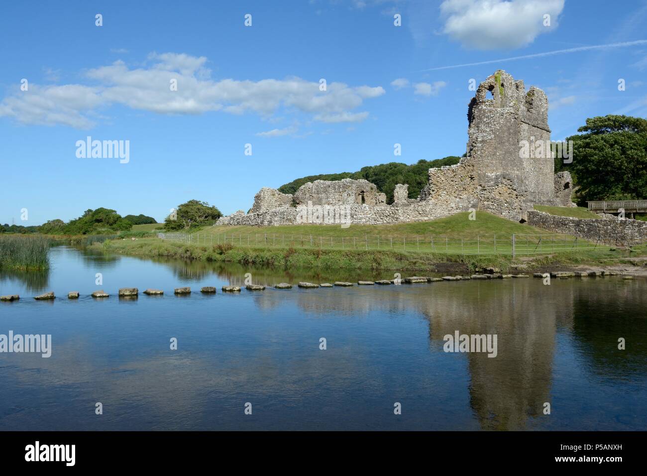 Grade 1 listed castle hi-res stock photography and images - Alamy