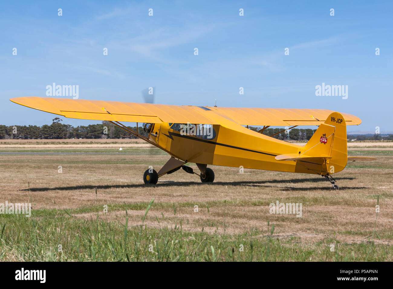 Aircraft piper cub hi-res stock photography and images - Alamy