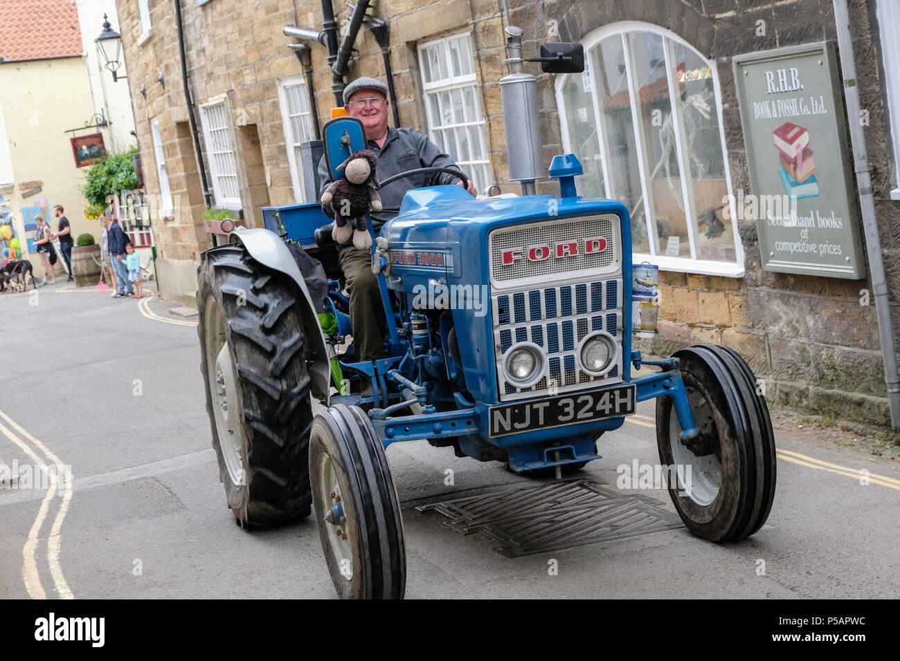 The Worlds longest annual vintage tractor run from Liverpool to Whitby ...