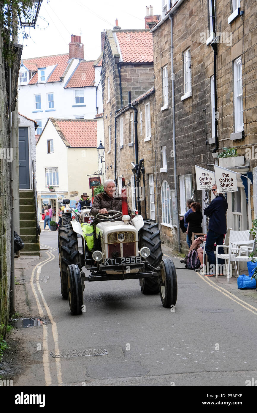 The Worlds longest annual vintage tractor run from Liverpool to Whitby ...