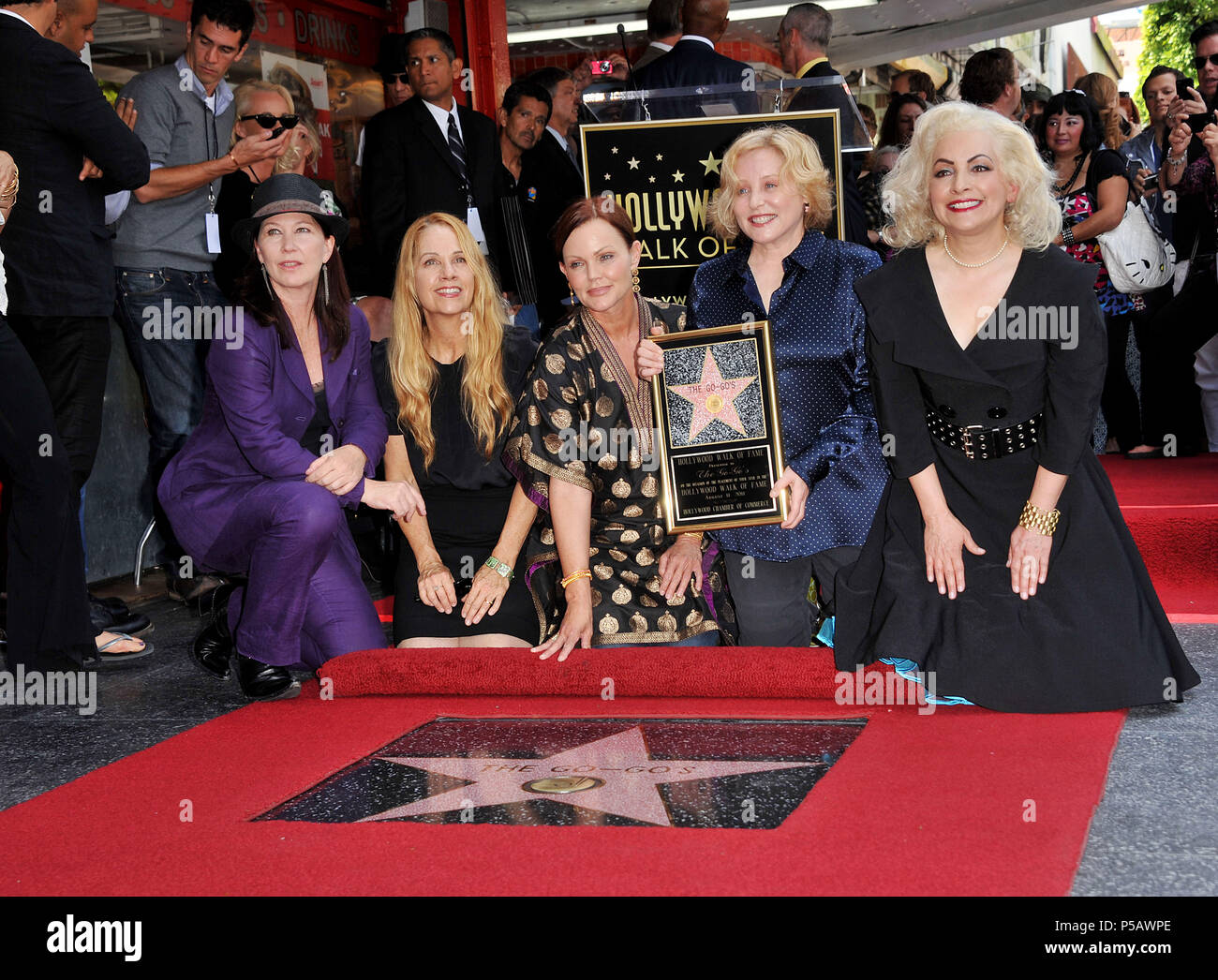 The go gos iconic female rockers hi-res stock photography and images ...