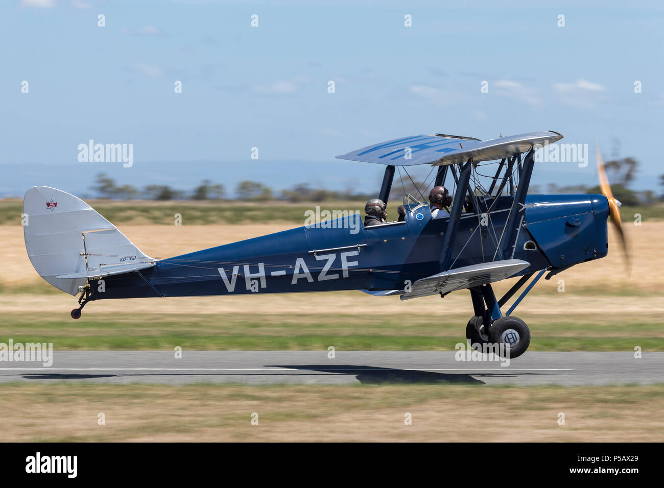 Vintage 1941 de Havilland DH-82A Tiger Moth biplane aircraft Stock ...