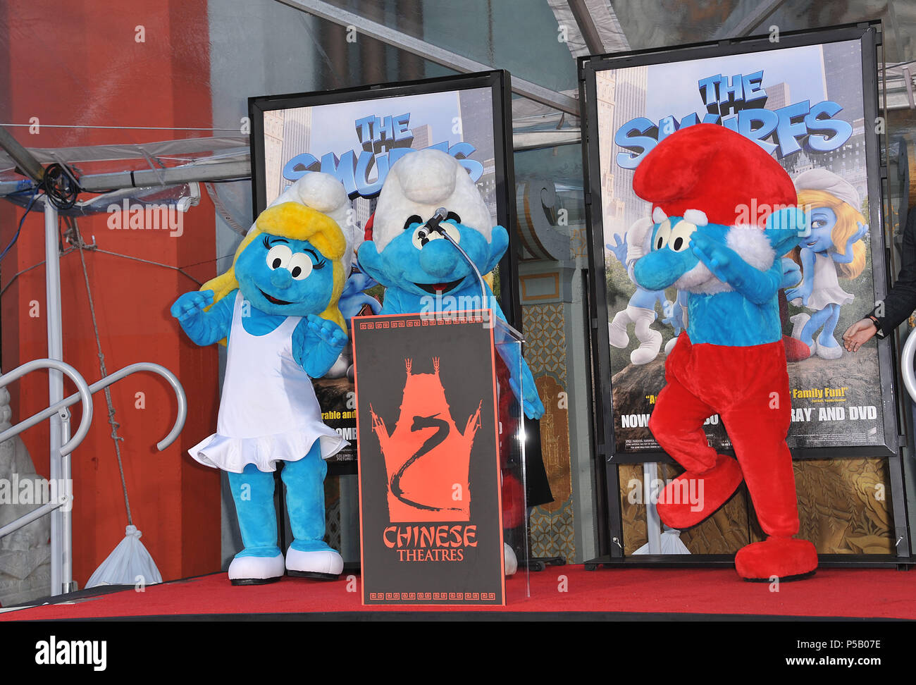 The smurfs handprints 17 event in hollywood life california hi-res ...