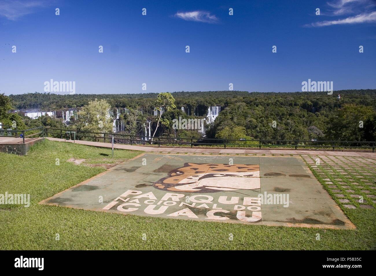 Cataratas de Iguzu, patrimonio de la humanidad Stock Photo - Alamy
