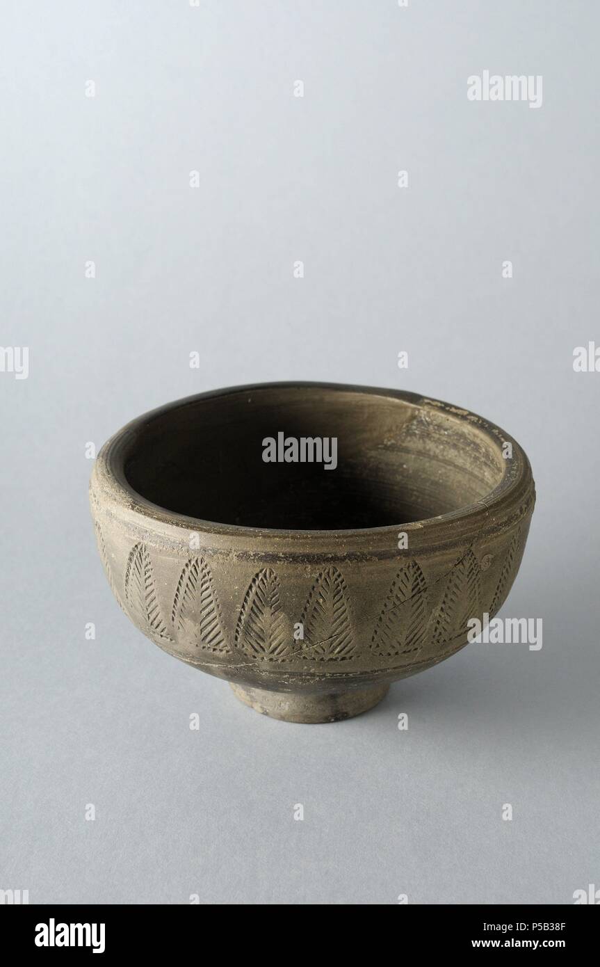 Roman Ceramic cup (4 th CE Stock Photo - Alamy