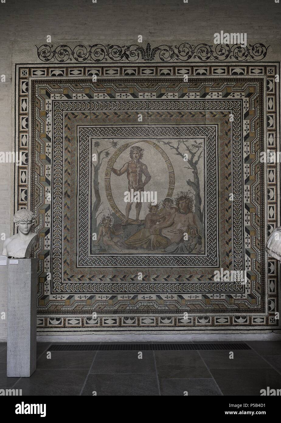 Zodiac wheel hi-res stock photography and images - Alamy