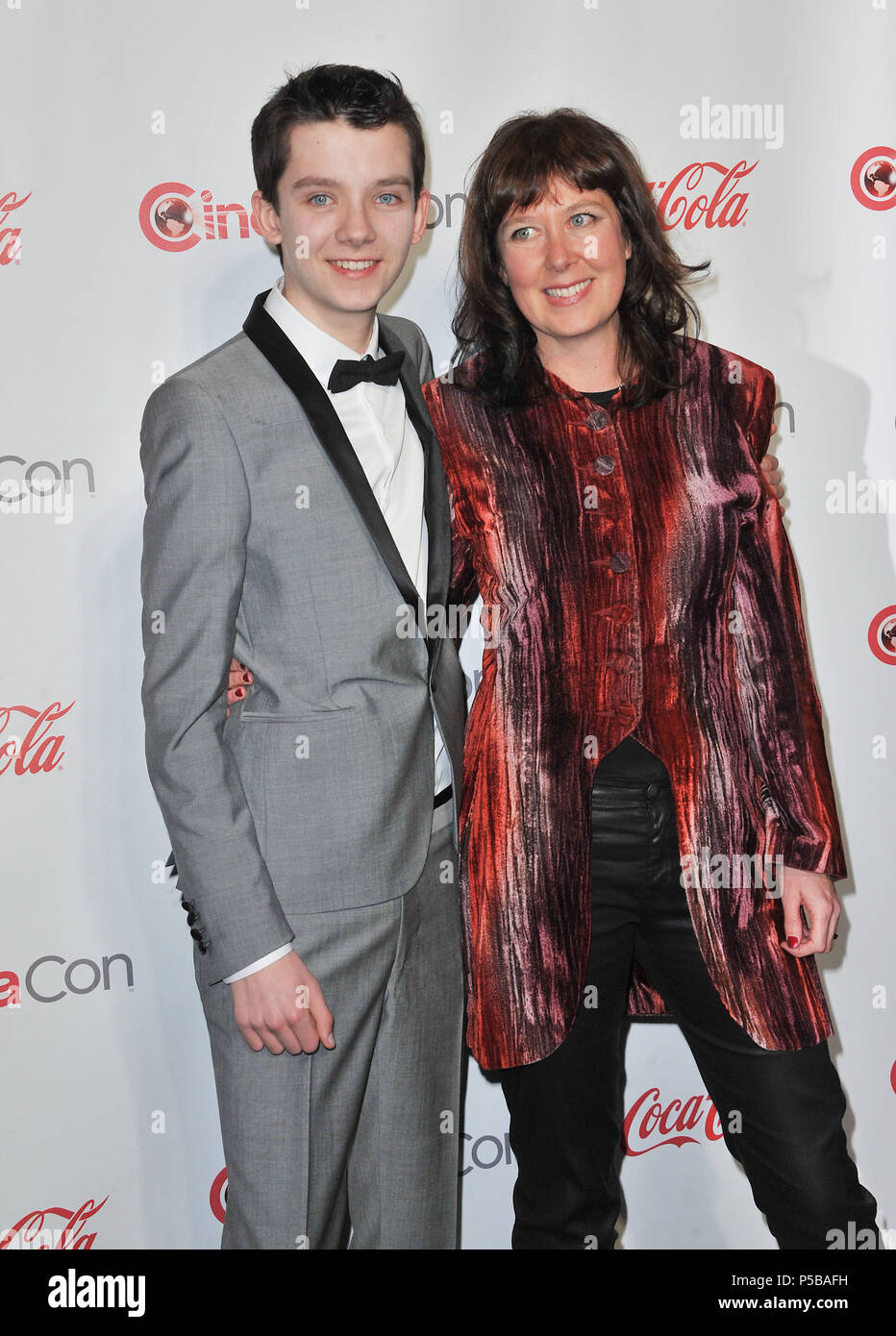 Asa Butterfiled and mom at the Cimenacon 2013 Big Screen Achiv. Awards ...