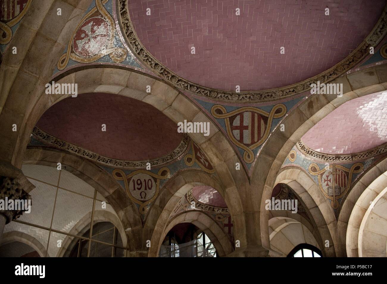 Hospital de la Santa Creu and Sant Pau, Barcelona. The large half-point ...
