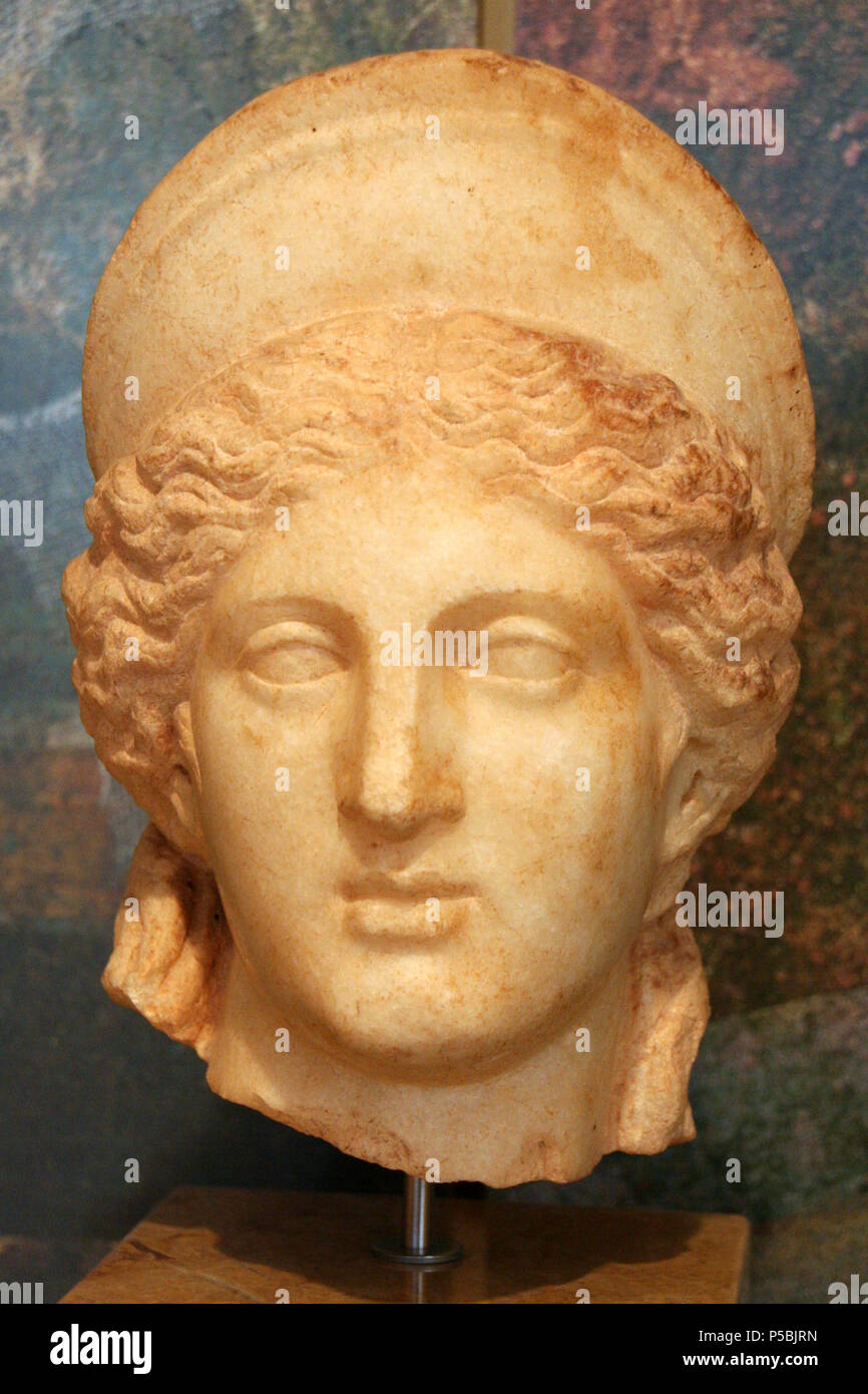 Female Deity 2nd century AD. N/A 458 Divinitat femenina Stock Photo - Alamy