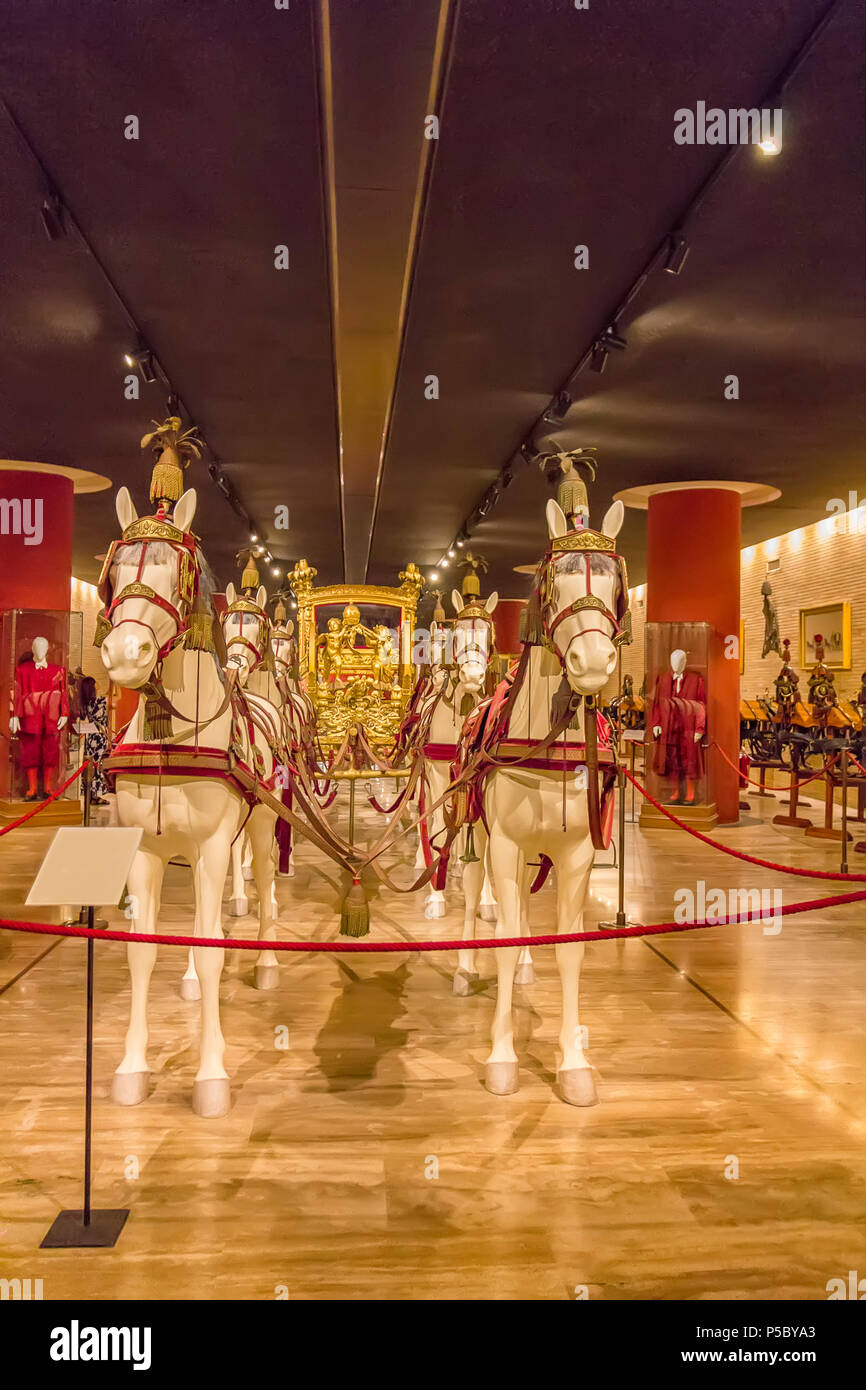Pope carriage hi-res stock photography and images - Alamy
