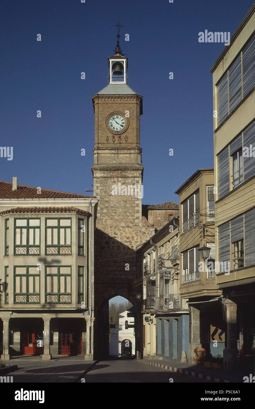 PUERTA DEL RELOJ CON SU TORRE. Location: EXTERIOR, ALMAZAN, SORIA ...