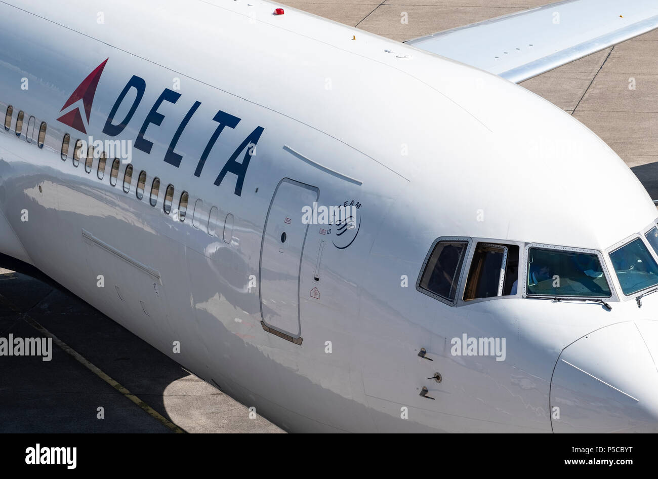 Delta airlines passenger aircraft at Tegel Airport in Berlin, Germany ...