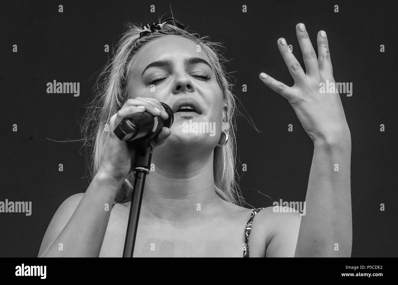 Anne marie 2018 Black and White Stock Photos & Images - Alamy