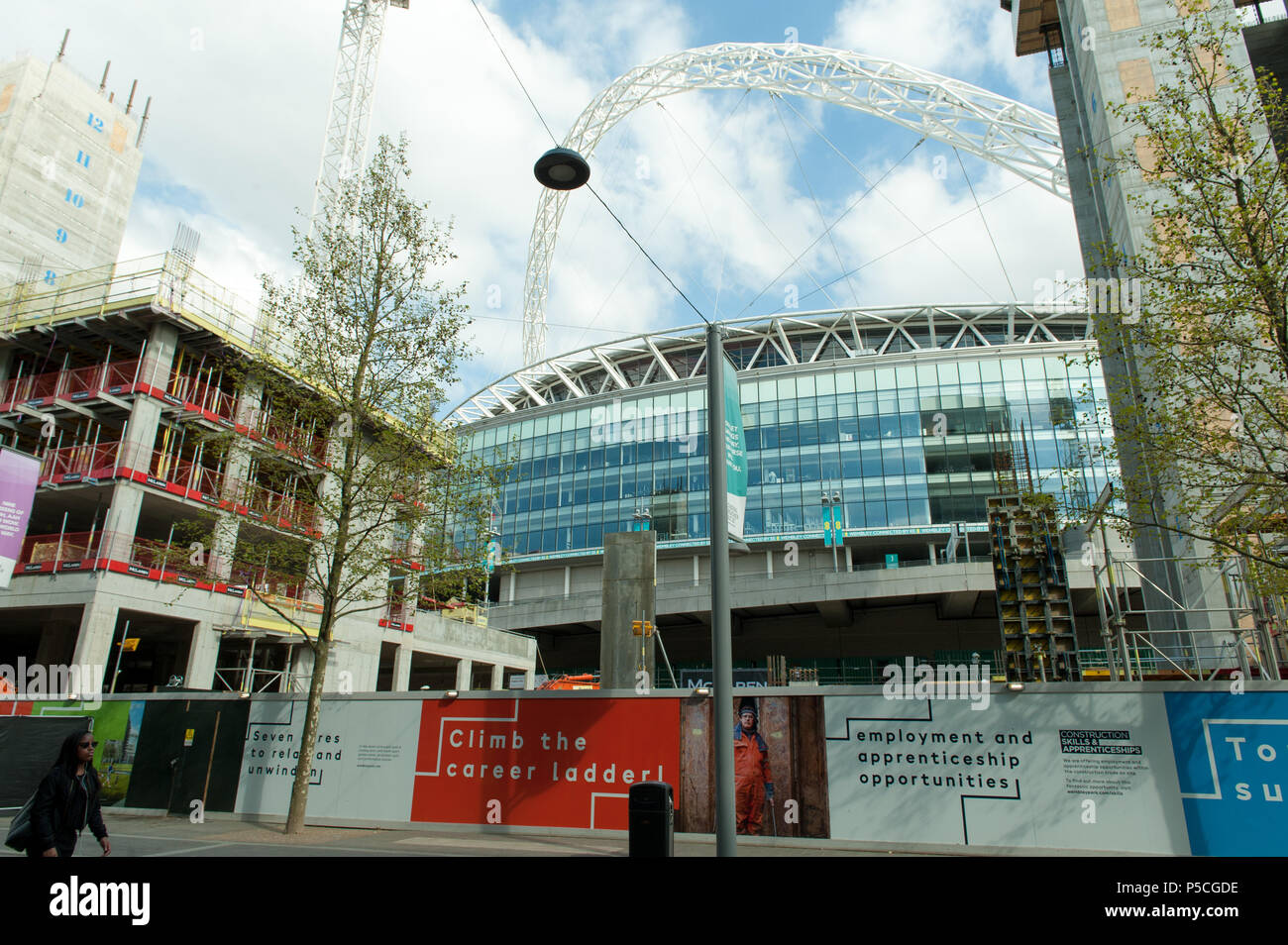 Wembley football stadium hi-res stock photography and images - Alamy