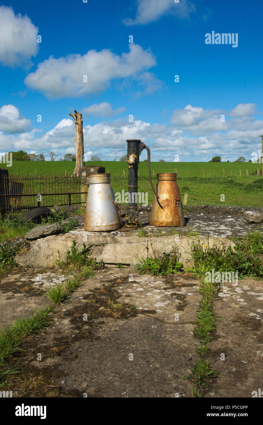 Old farm milk containers hi-res stock photography and images - Alamy