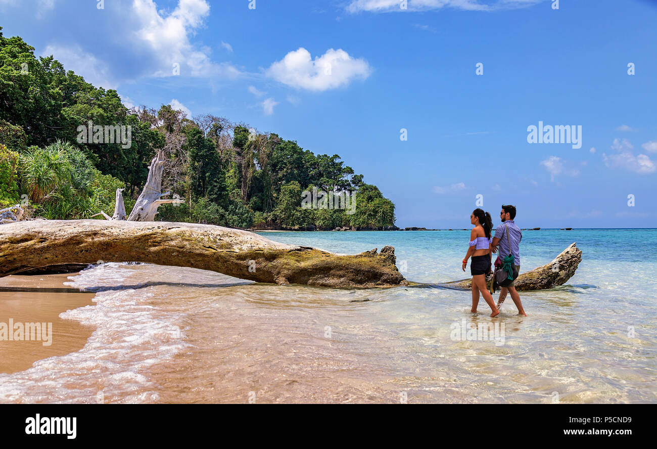 India couple lovers hi-res stock photography and images - Alamy