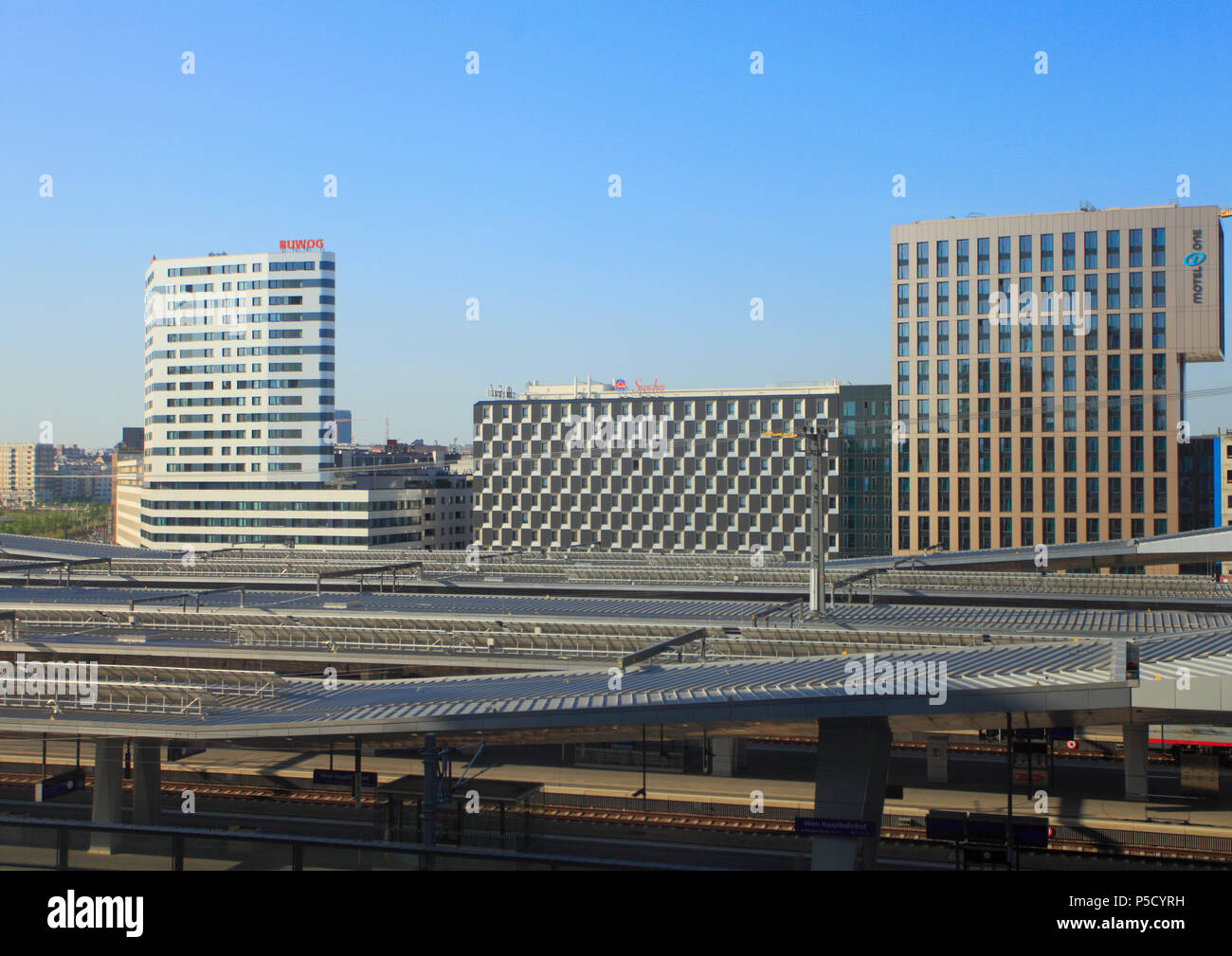 Vienna main railway station hi-res stock photography and images - Alamy