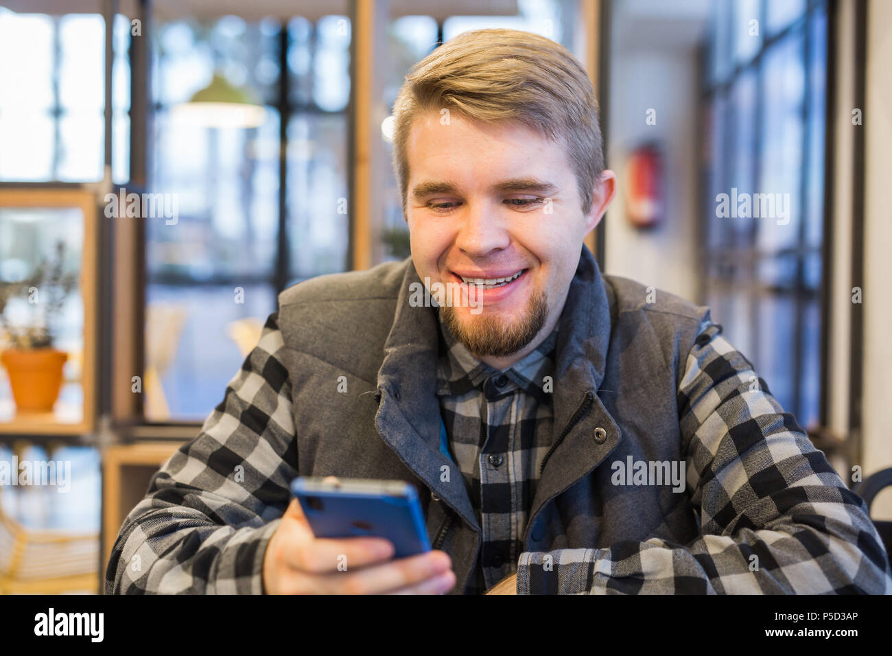 Saw something funny hi-res stock photography and images - Alamy