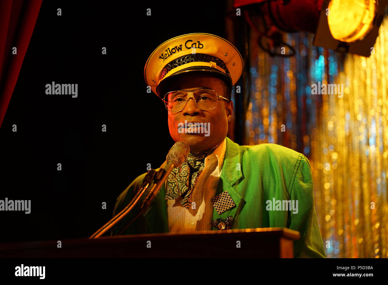 POSE, Billy Porter in 'Giving and Receiving' (Season 1, Episode 3 ...