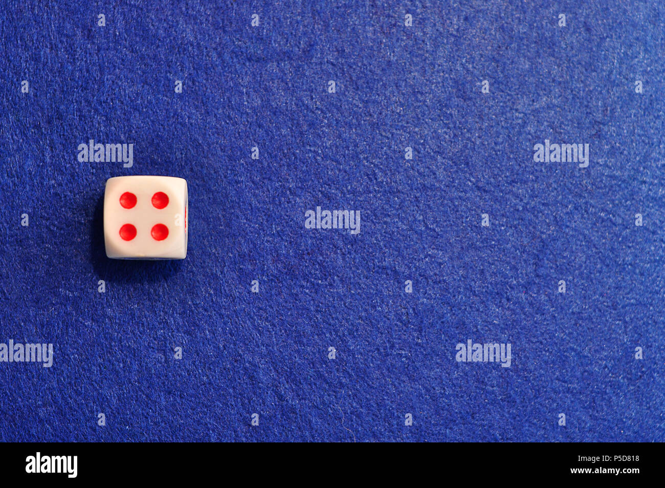 Single dice hi-res stock photography and images - Alamy