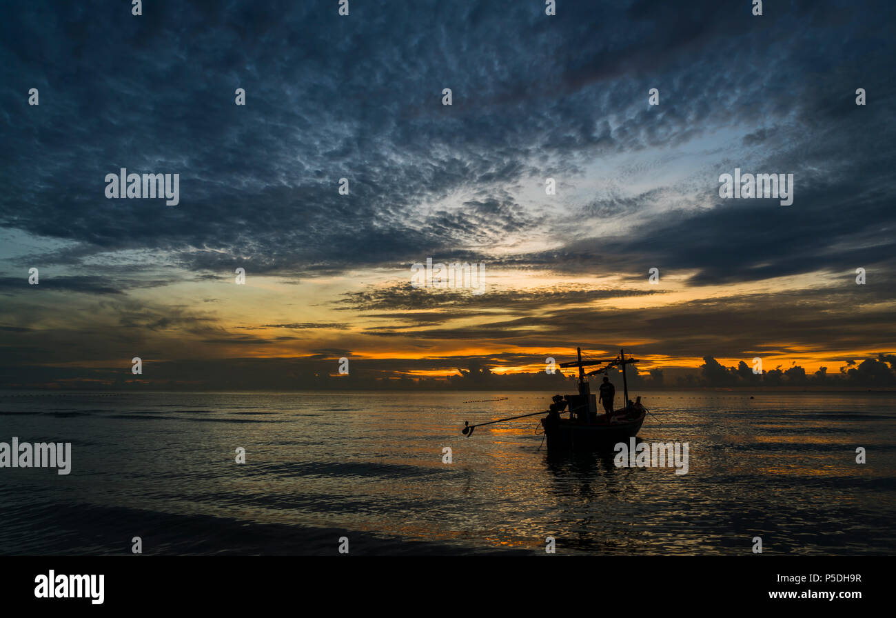 Dawn fishing boat hi-res stock photography and images - Alamy