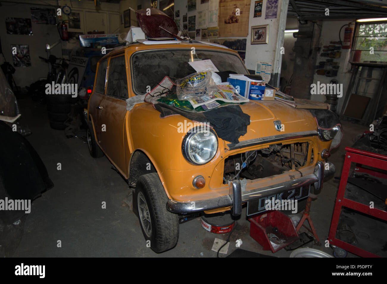 Yellow classic mini cooper hi-res stock photography and images - Alamy