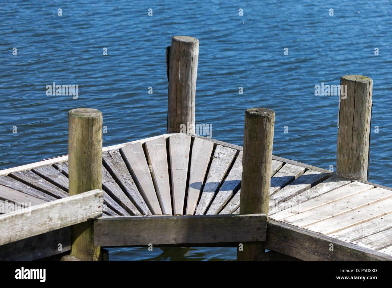 Pontoon wharf quay pier jetty hi-res stock photography and images - Alamy