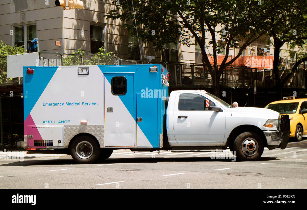 American ambulance services hi-res stock photography and images - Alamy