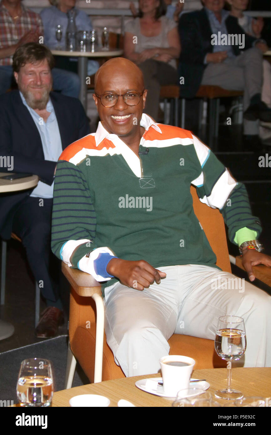 Celebrity Guests at 3Nach9 Talkshow in Bremen Featuring: Yared Dibaba ...