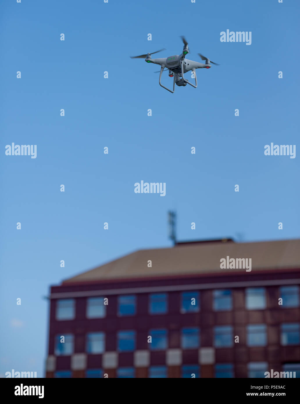 Unmanned office building hi-res stock photography and images - Alamy
