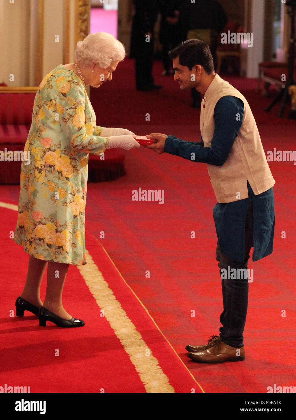 Mr. Aditya Kulkarni from India receives his Young Leaders Award from ...