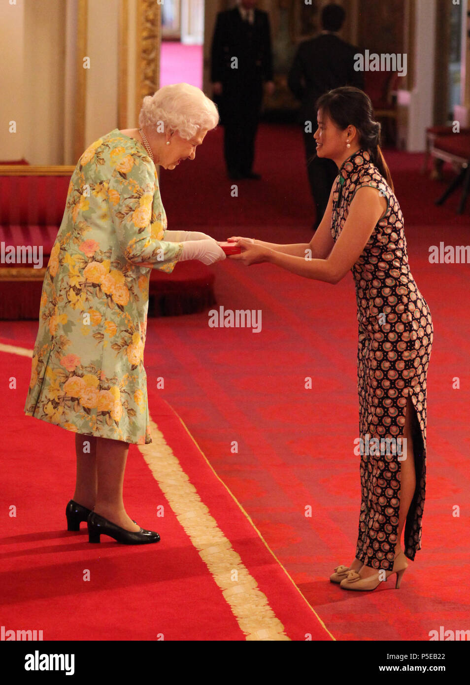 Ms Wen Shin Chia from Malaysia receives her Young Leaders Award from ...
