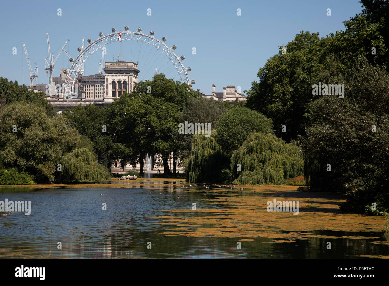 30 degrees celsius hi-res stock photography and images - Alamy