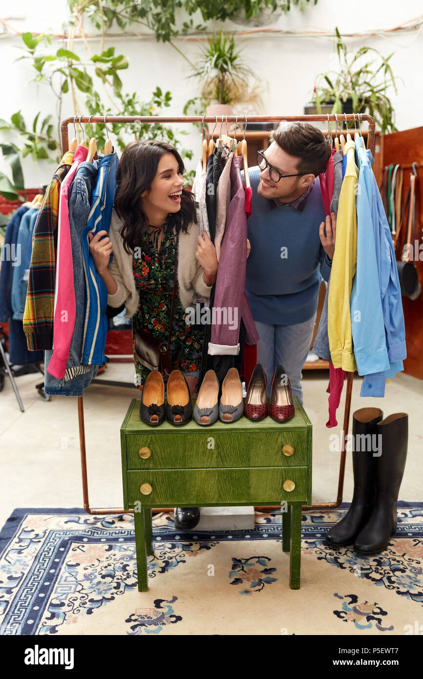 Shopping style fun hi-res stock photography and images - Alamy