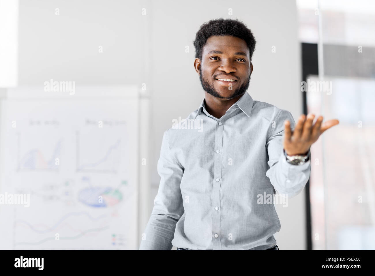 Flip chart with graph hi-res stock photography and images - Alamy