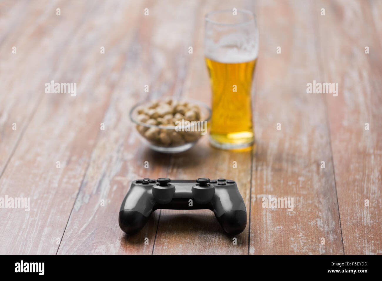 Free controller hi-res stock photography and images - Alamy