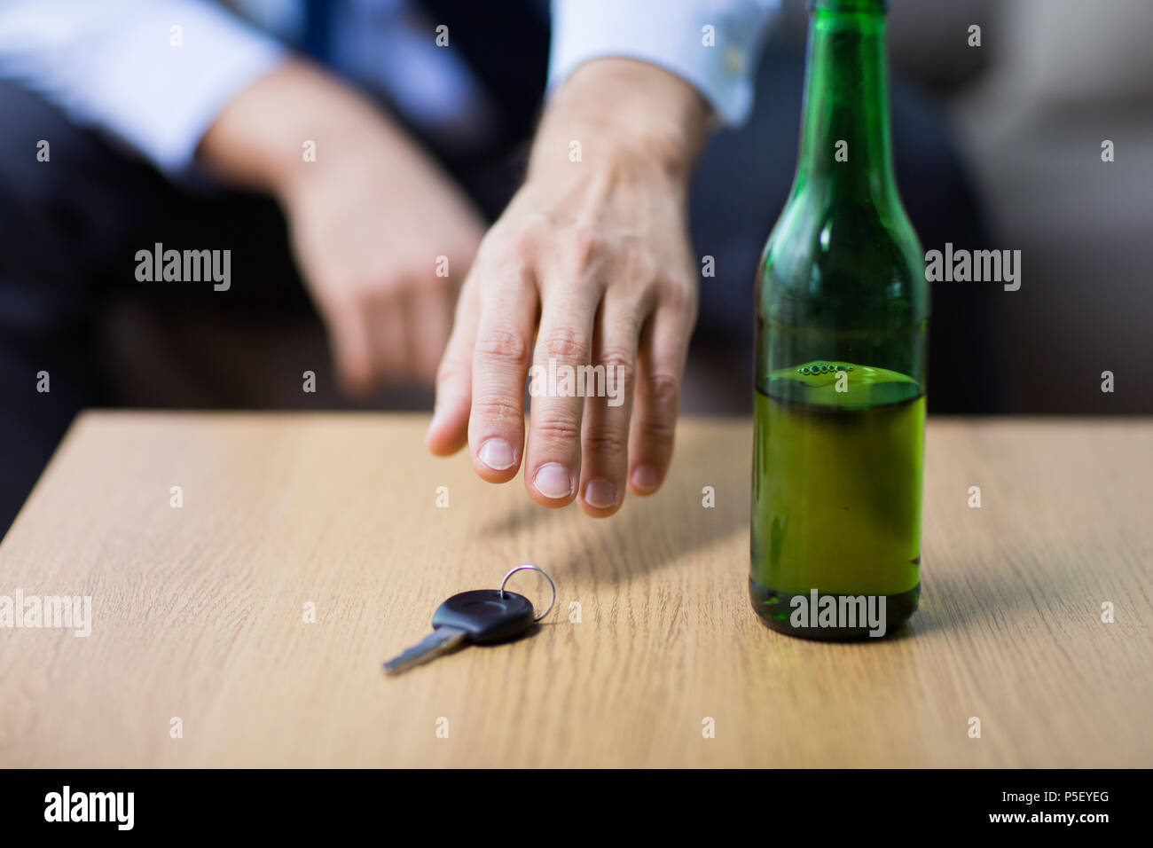 Driver hand hi-res stock photography and images - Alamy