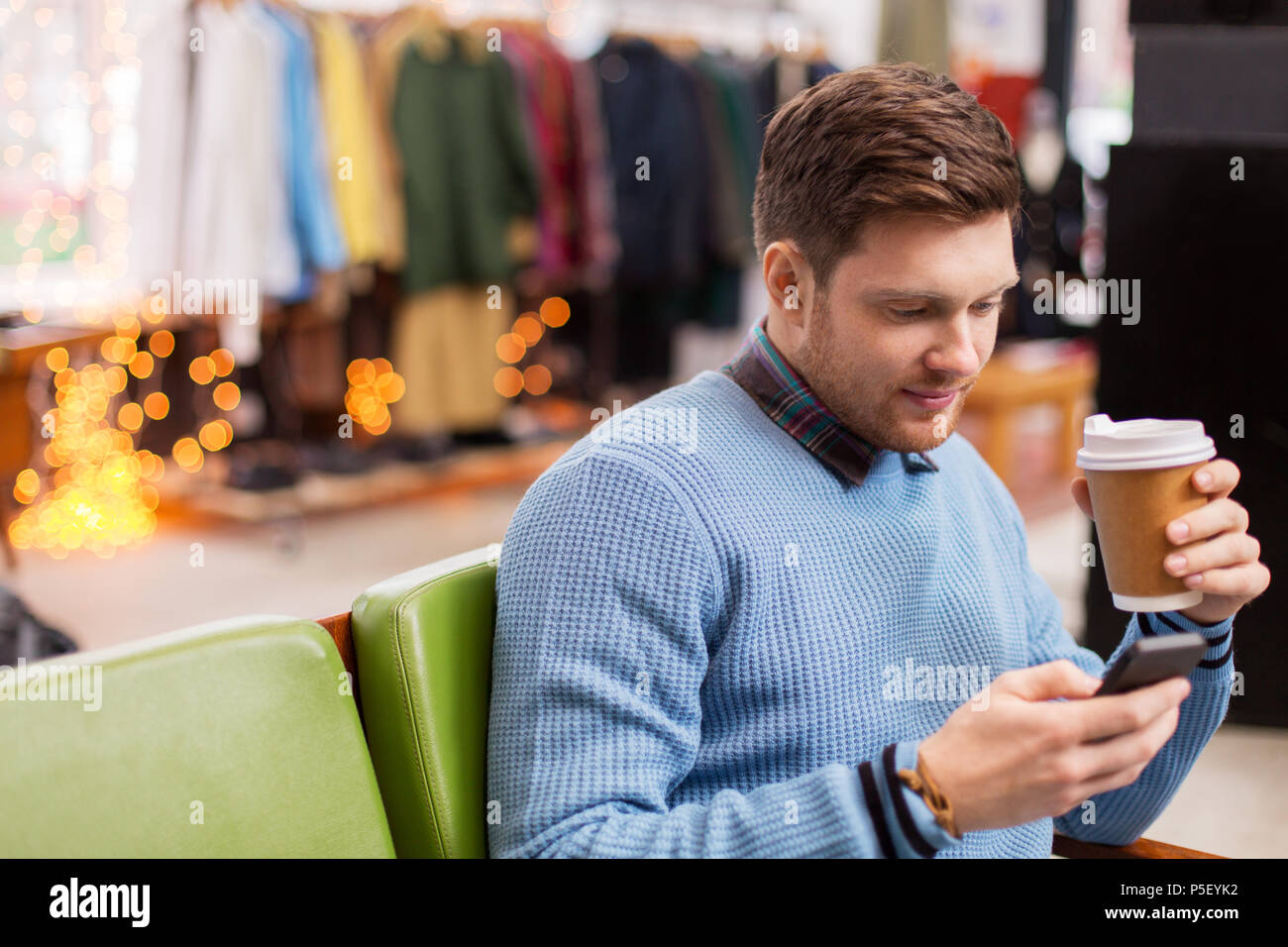 Shopping man store clothing hi-res stock photography and images - Alamy