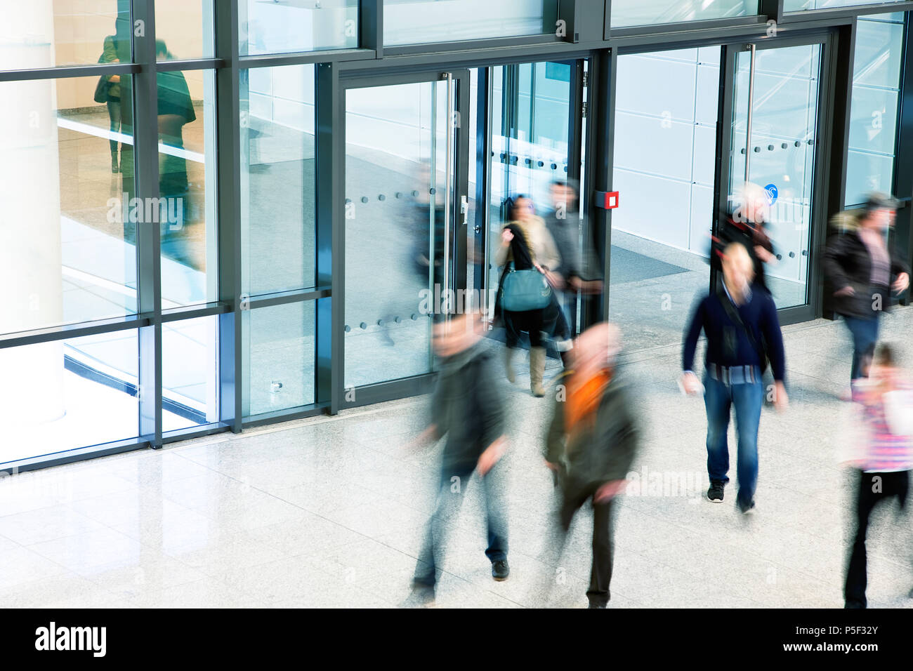 Shoppers corridor hi-res stock photography and images - Alamy